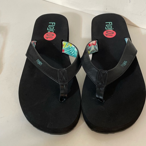 Flojos | Shoes | Flojos Black Flip Flops With Tropical Print | Poshmark